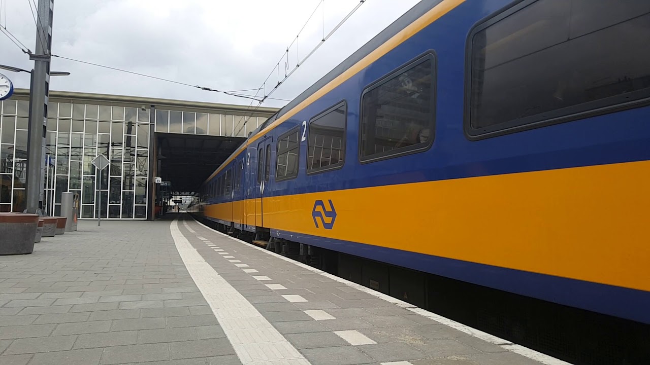 NS ICRm 186029 + 186041 leaving Eindhoven centraal heading to Den Haag ...