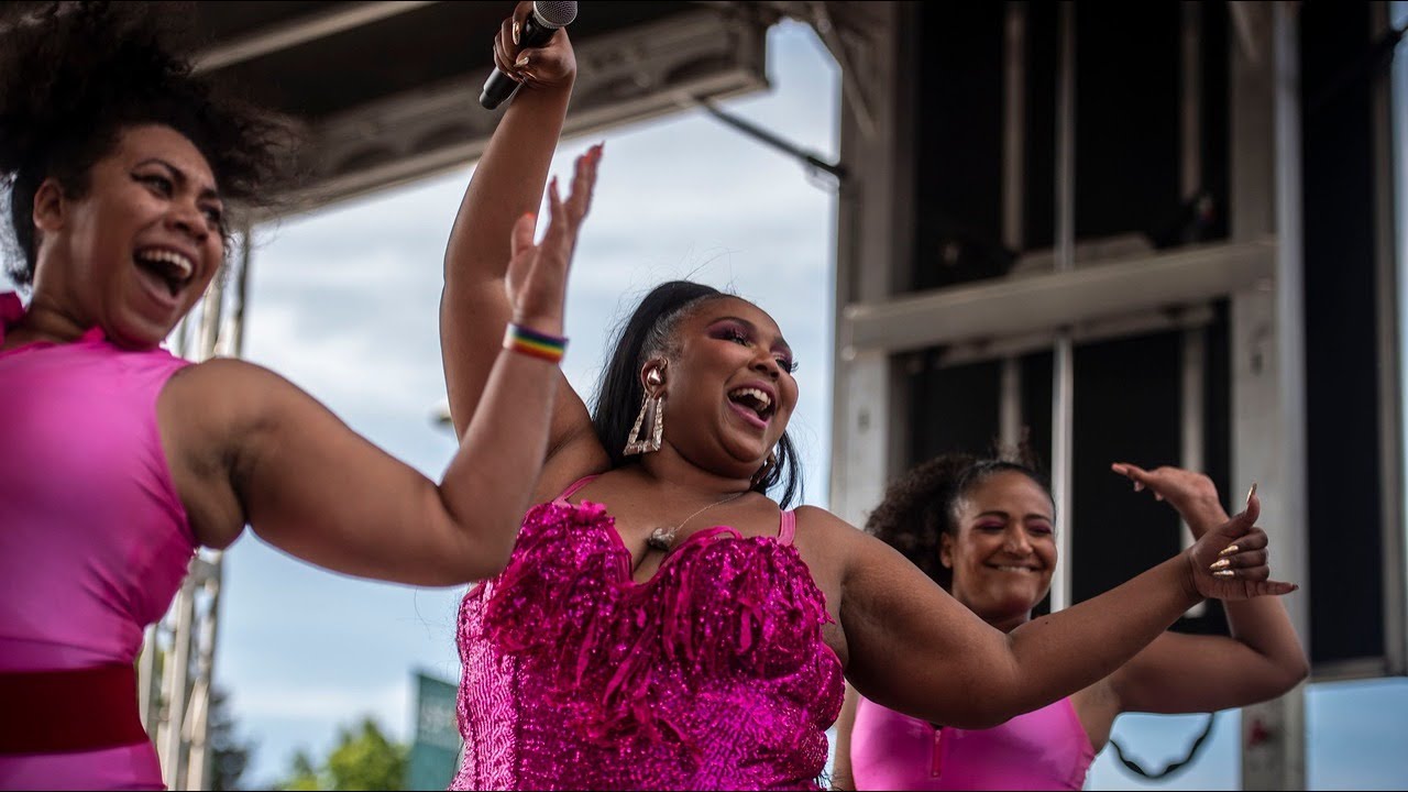 Watch Lizzo perform at 2019 Sacramento Pride - YouTube