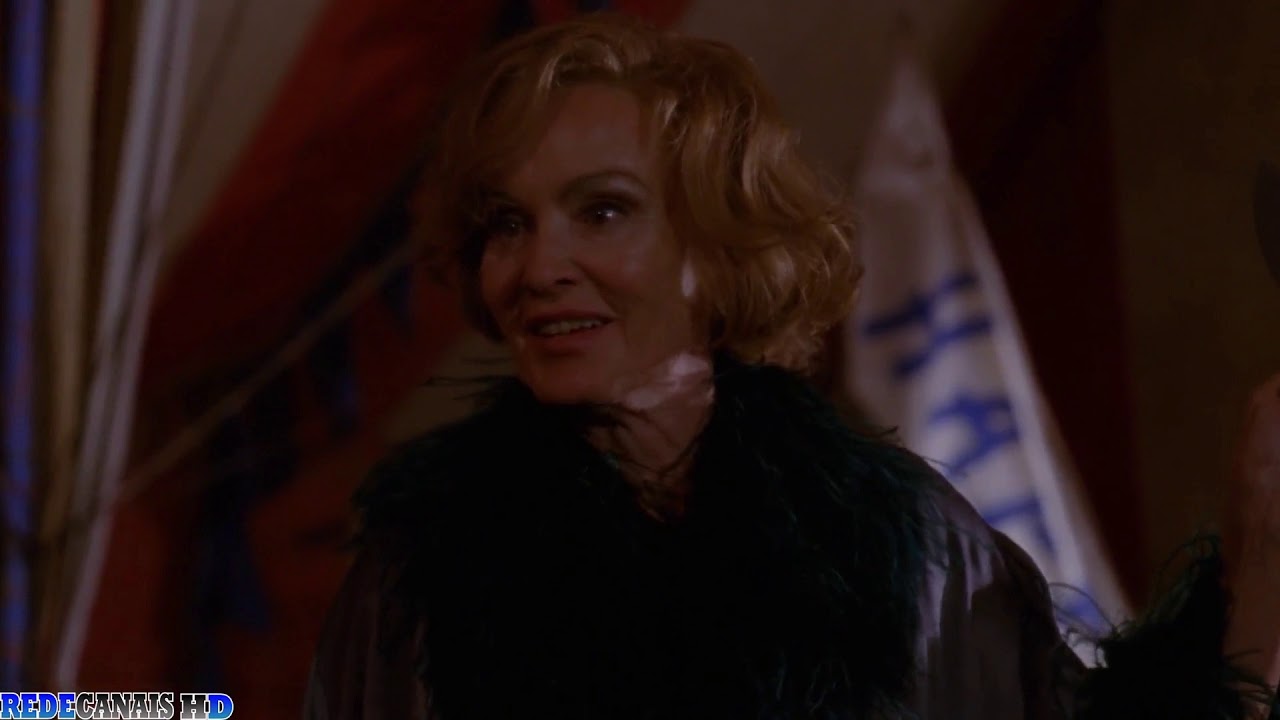 American Horror Story: Elsa Acerta Faca Em Pool Dublado HD - YouTube