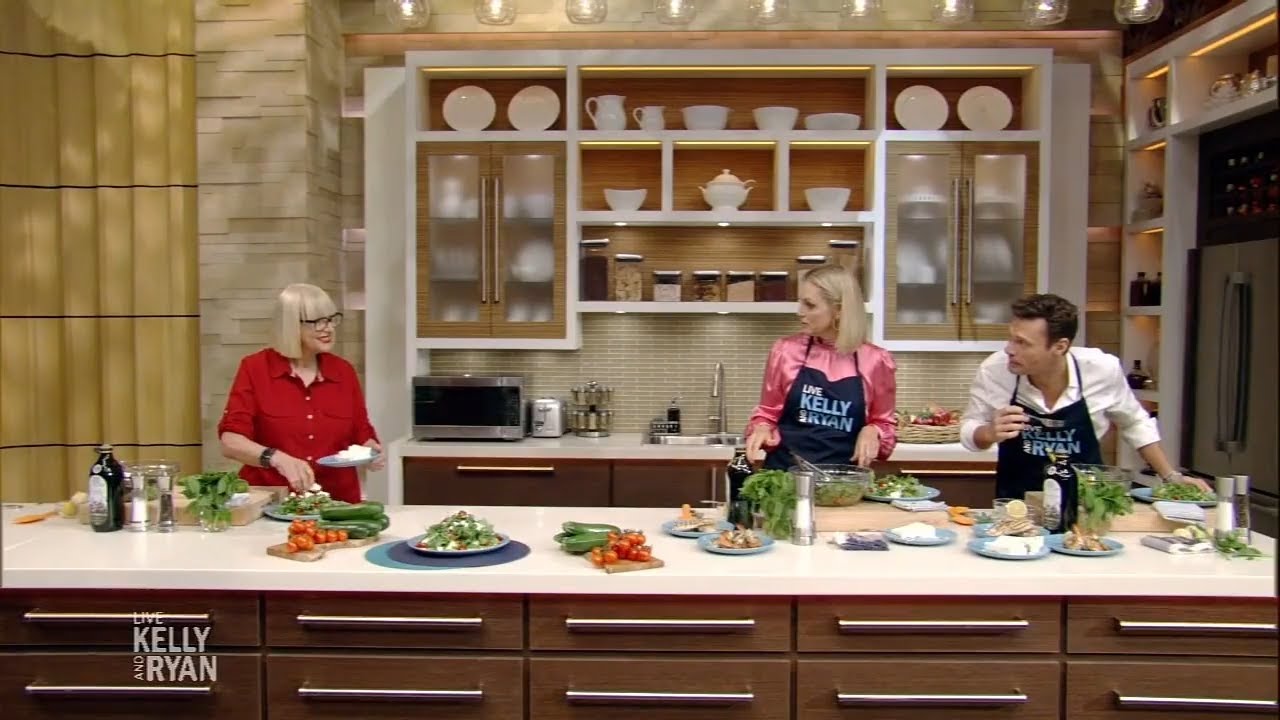 Chef Maria Loi Makes an Arugula & Zucchini Salad - YouTube