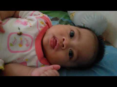 Milka claretta lagi hobi ngemut-ngemut jempol
