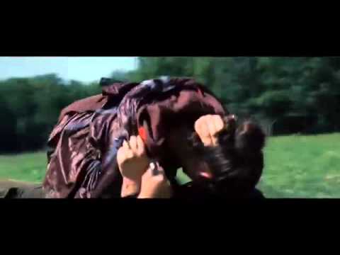 The Hunger Games-Katniss vs Clove (Scene) - YouTube