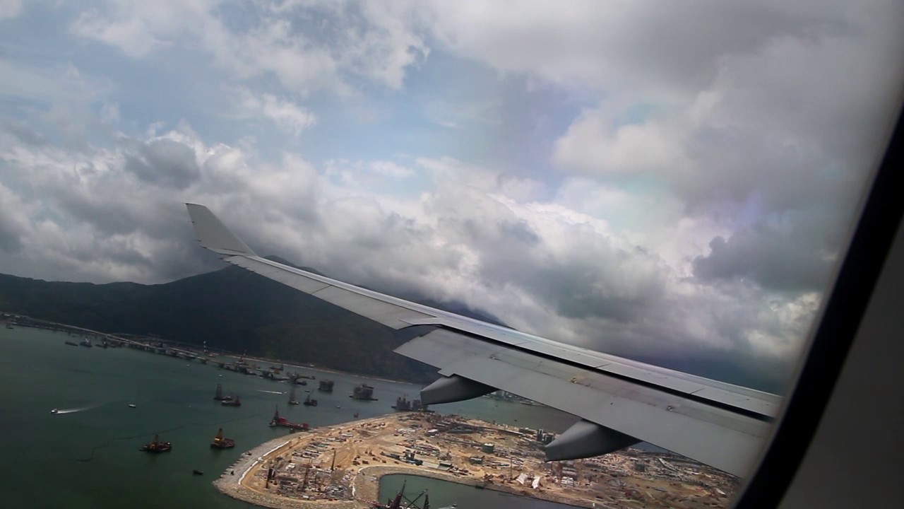 Cathay Pacific Air CX 415 Hong Kong Landing. - YouTube