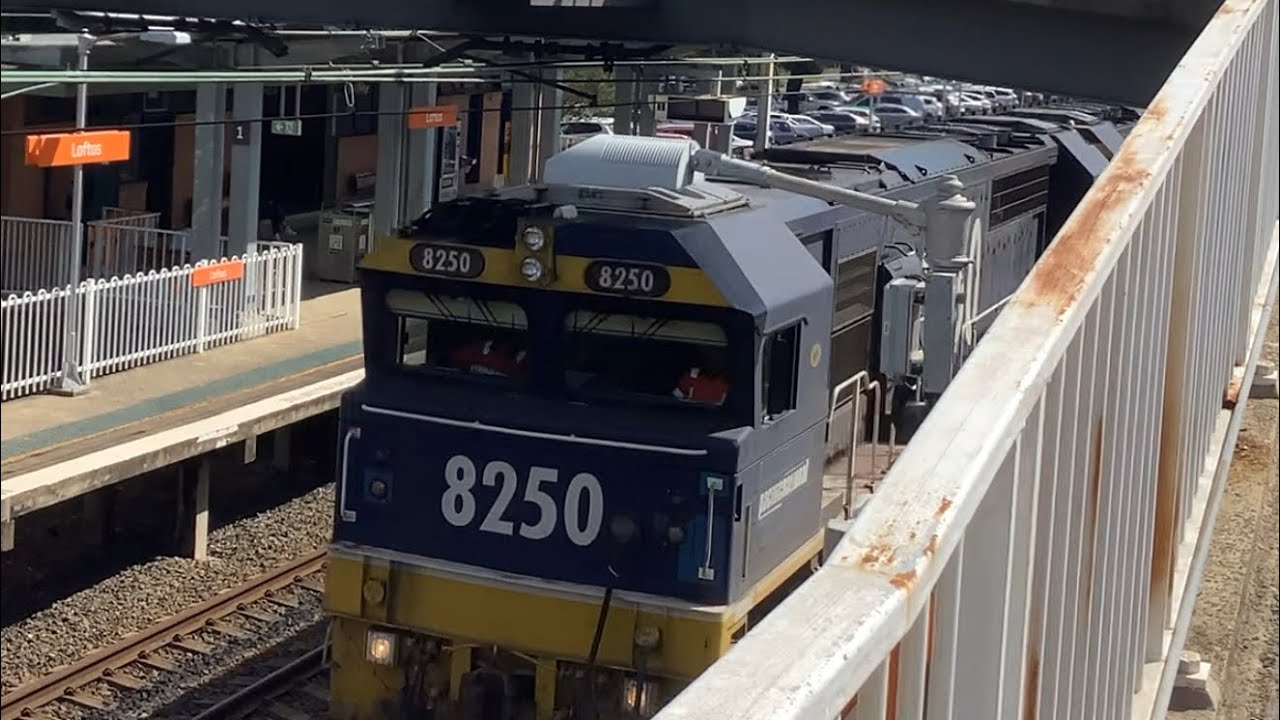 *BRIDGE VIEW* PN AnyTrip 3938 roars through Loftus station with 8250 ...