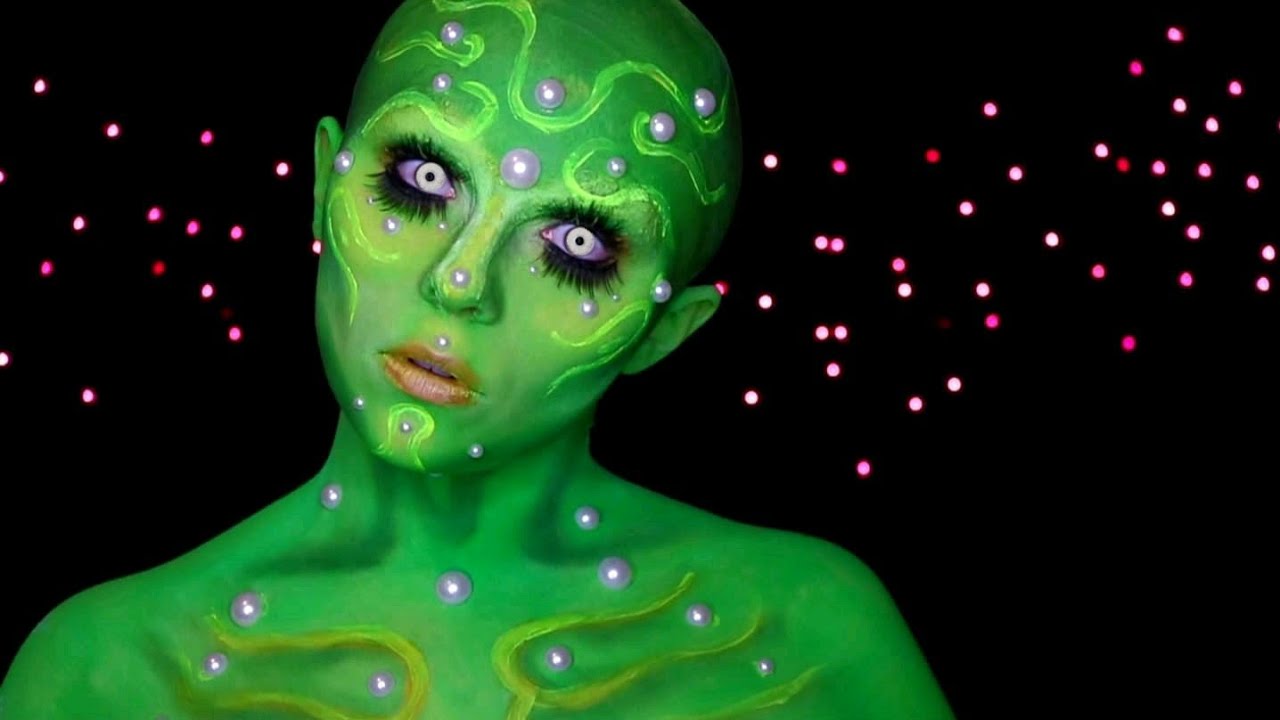 Green Pearl Alien SFX Makeup Tutorial - YouTube