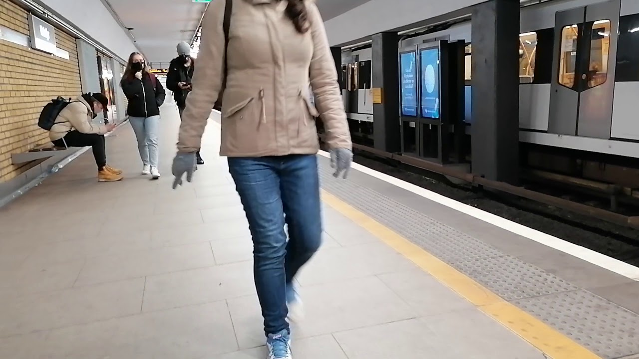 Metro Oslo Line 1,2,3 And 4 Helsfyr (kveld) - YouTube