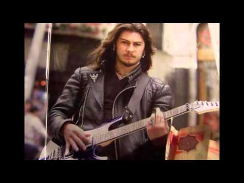 BARIŞ AKARSU-HASRETİNLE YANDI GÖNLÜM