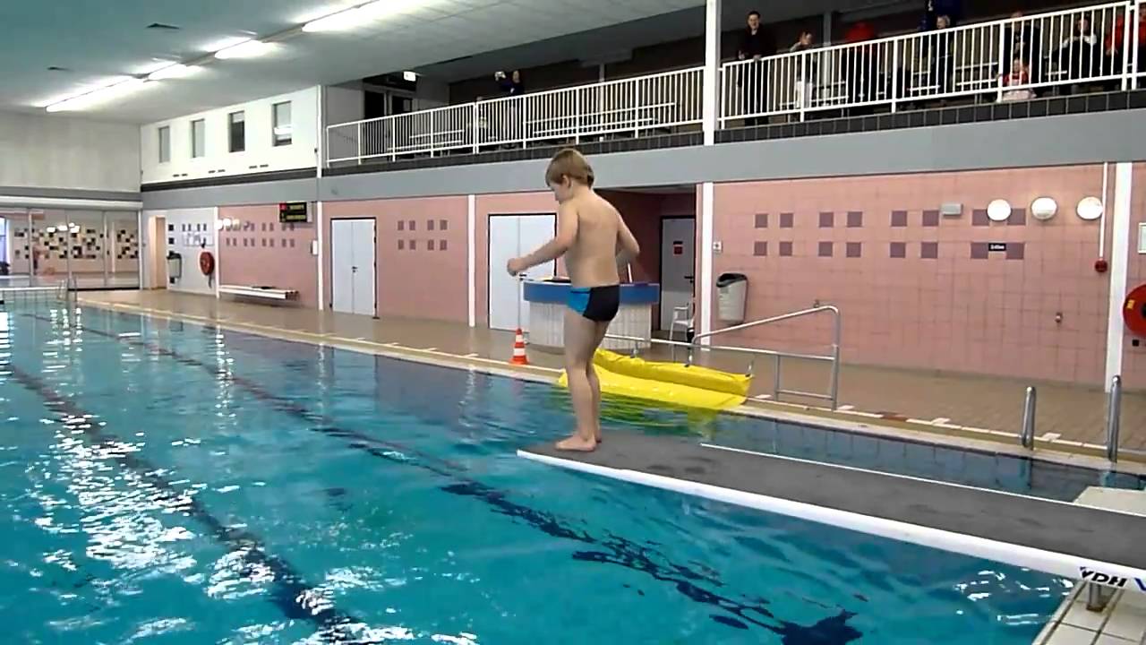 Salto van de duikplank - YouTube