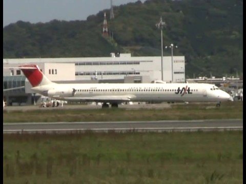 JAL MD-81 松山空港 - YouTube
