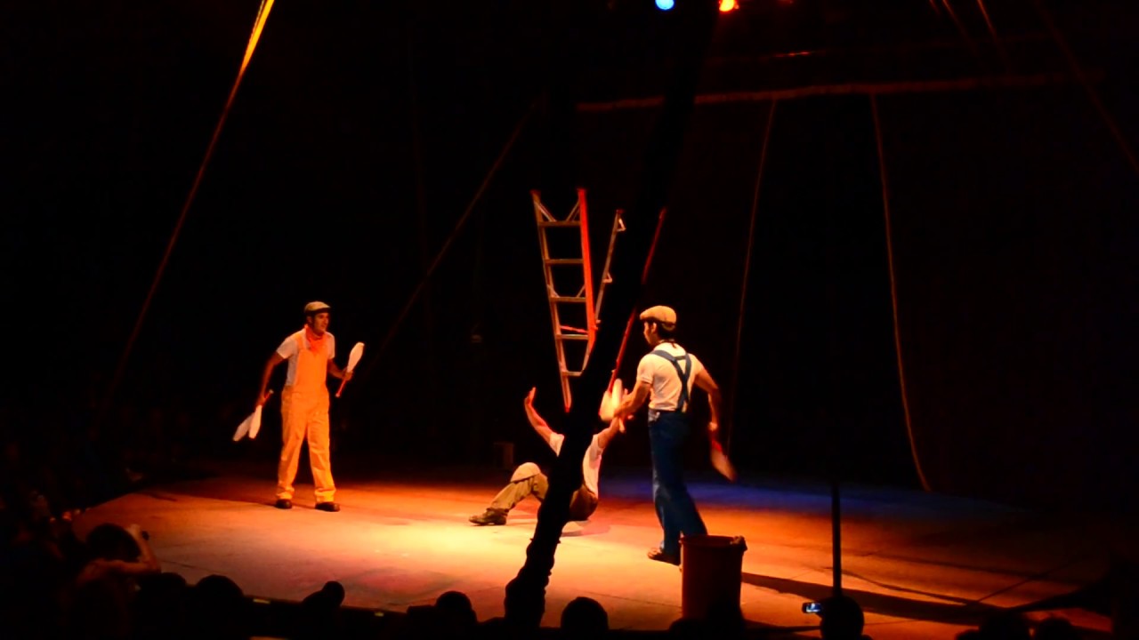 Circo ambulante - YouTube