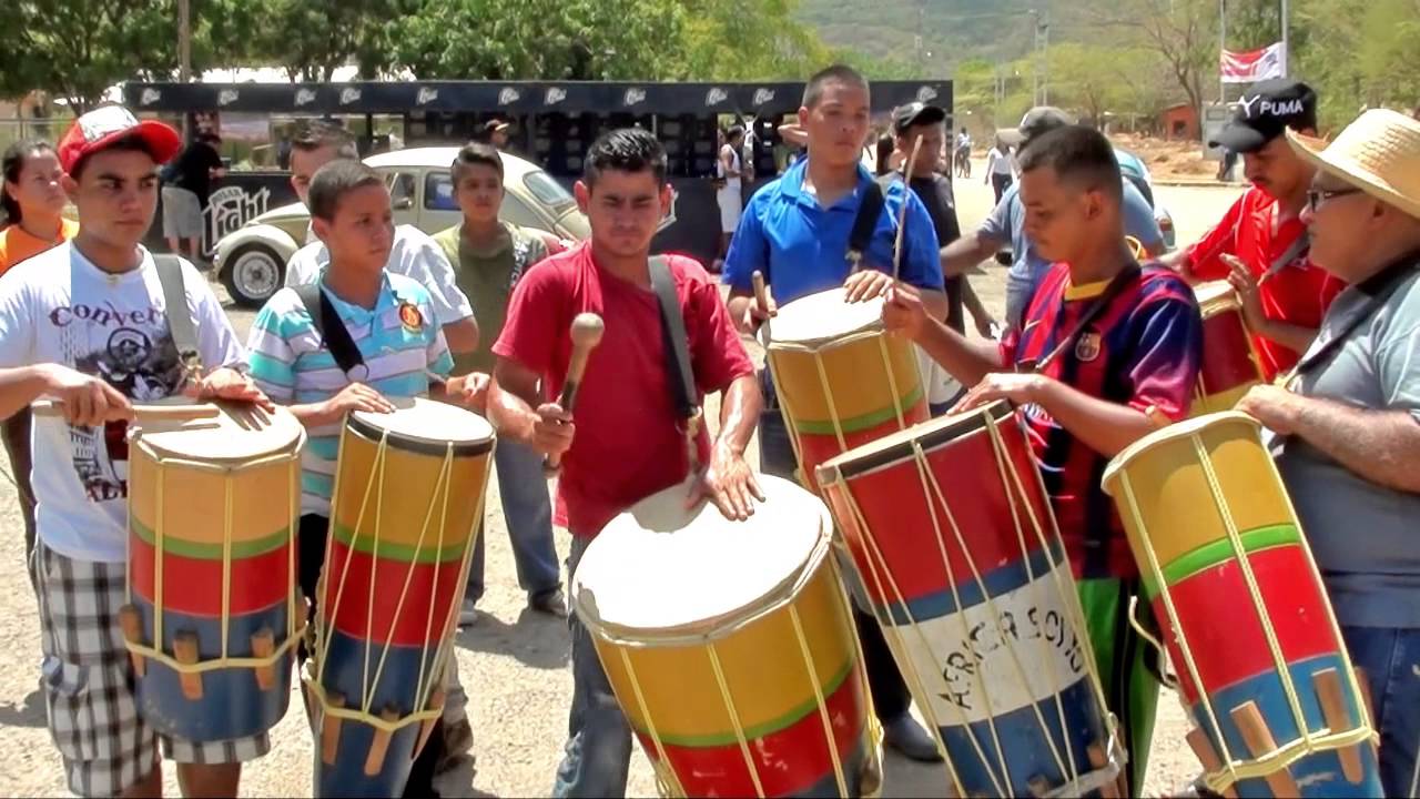 Los Chimbángueles - YouTube