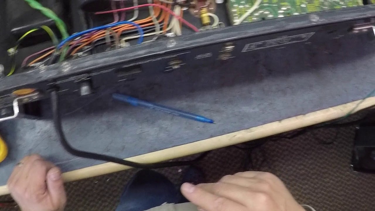Don Voth Fixes - Ampeg V4B - YouTube