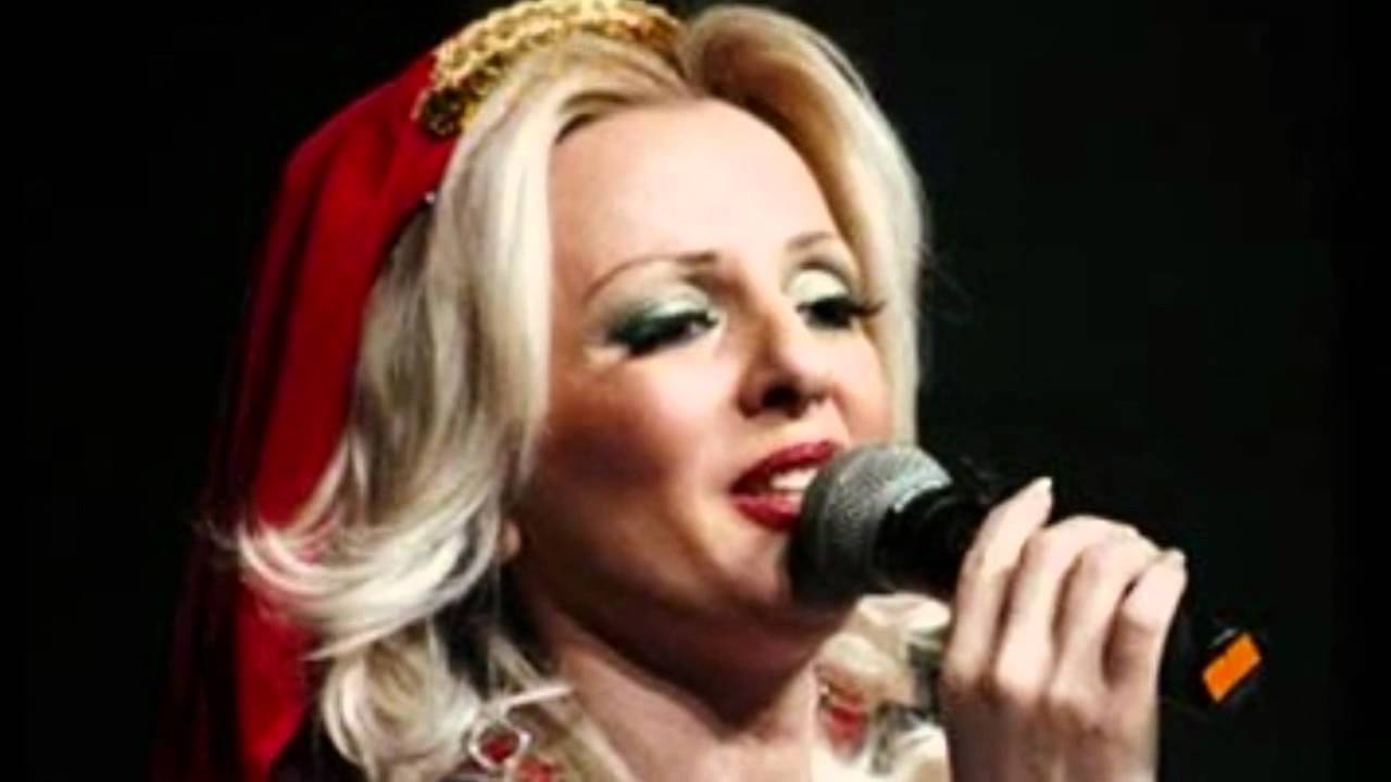 Violeta Kukaj Biografia