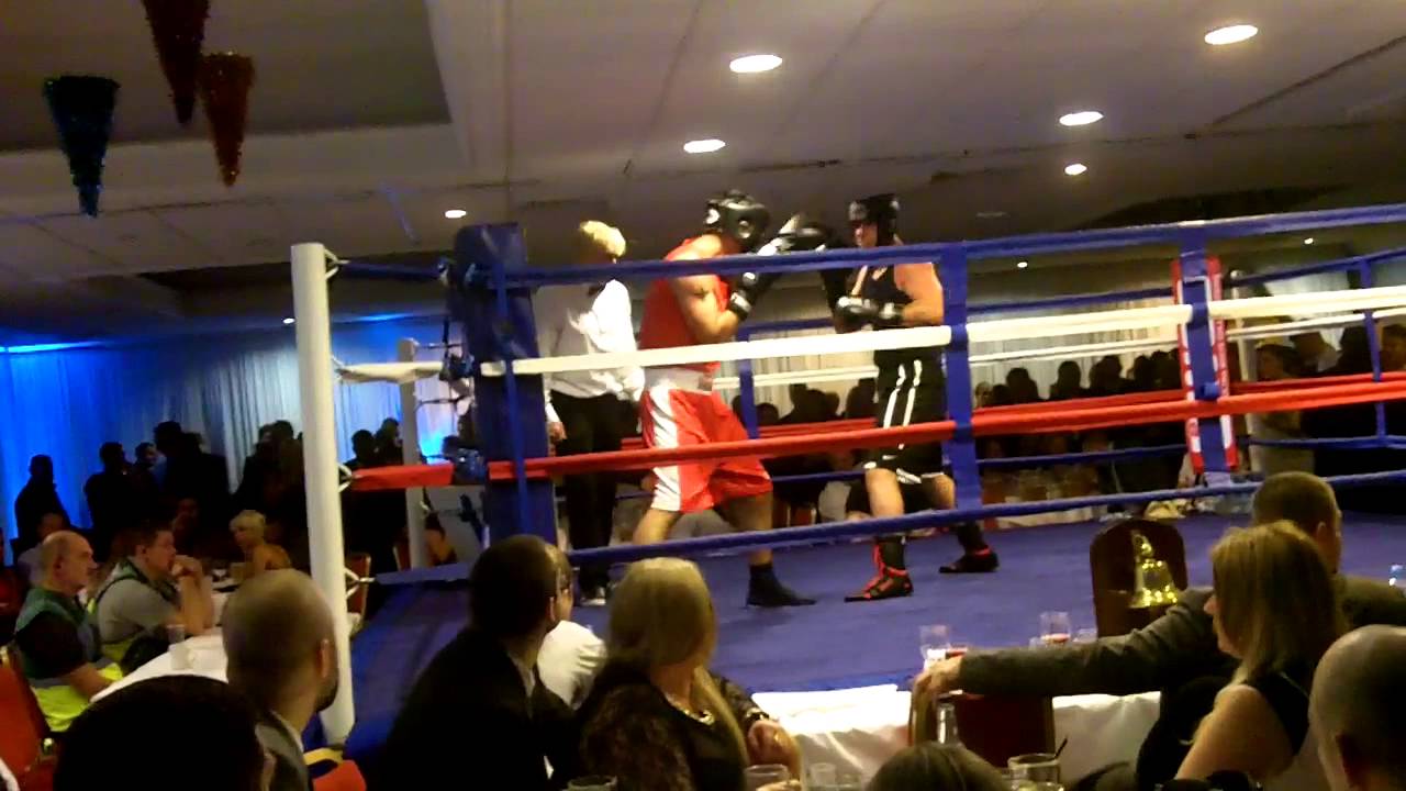 Graham Donaldson V Ian Mason Newcastle Ultra White Collar Boxing 21/12 ...