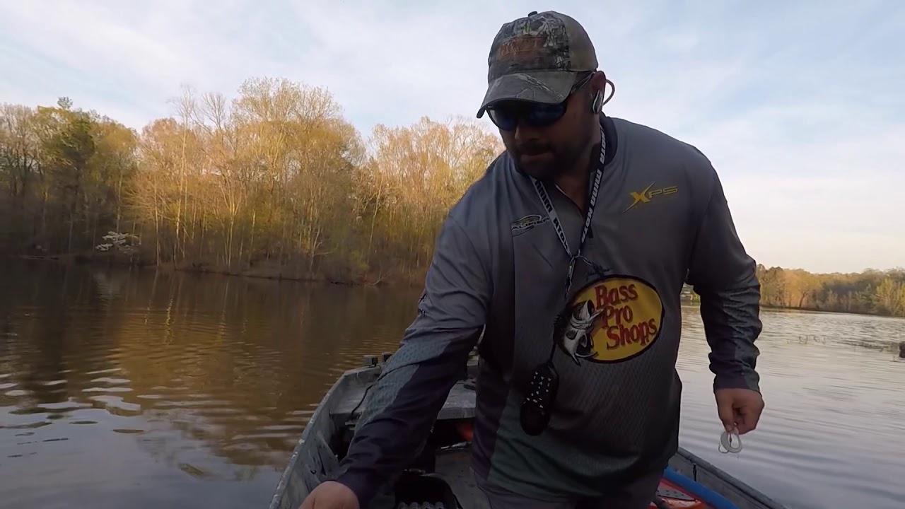 Local pond bass fishing 032319 - YouTube