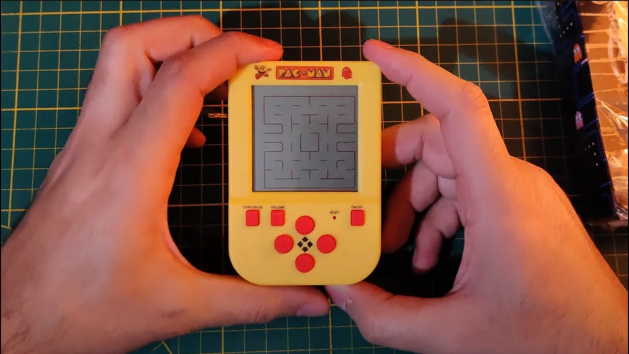 PacMan Arcade Game Keyring Unboxing and review - YouTube