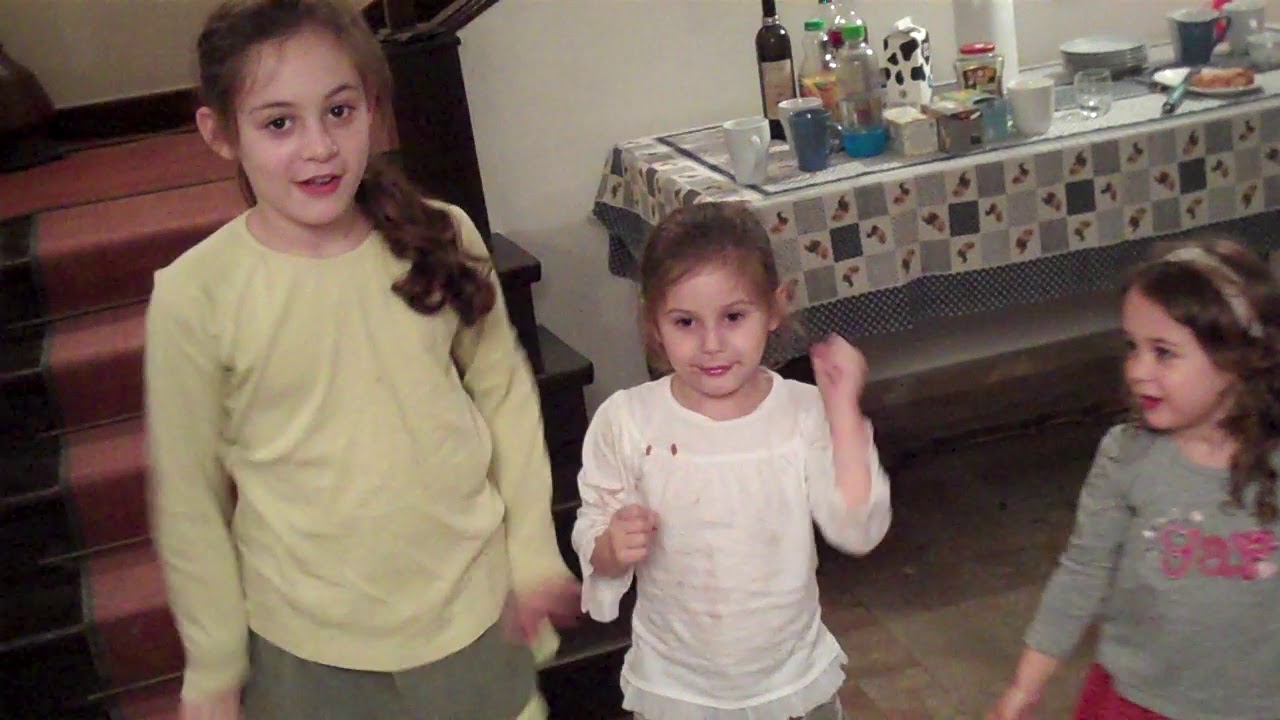 Alma rona dana adee dance - YouTube