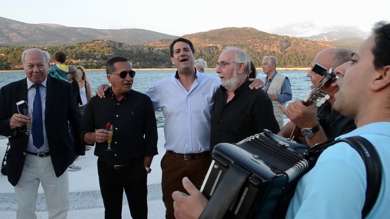 Εγκαίνια στον... Παραλιακό (Τραγουδούν Κωνσταντάκης - Λυκούδης) - YouTube