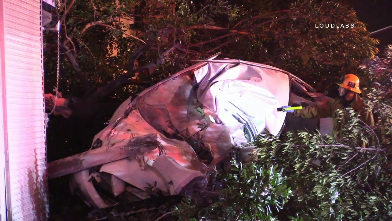 Car vs Tree into Structure Fatal / Los Angeles RAW FOOTAGE - YouTube