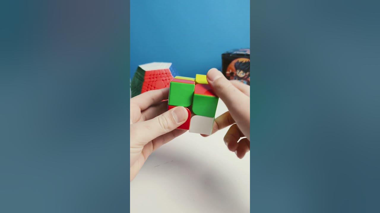 Loop #rubikscube #loop #cubing #notaloop #cube #satisfyingloop #rubiks #looping #rubik # ...