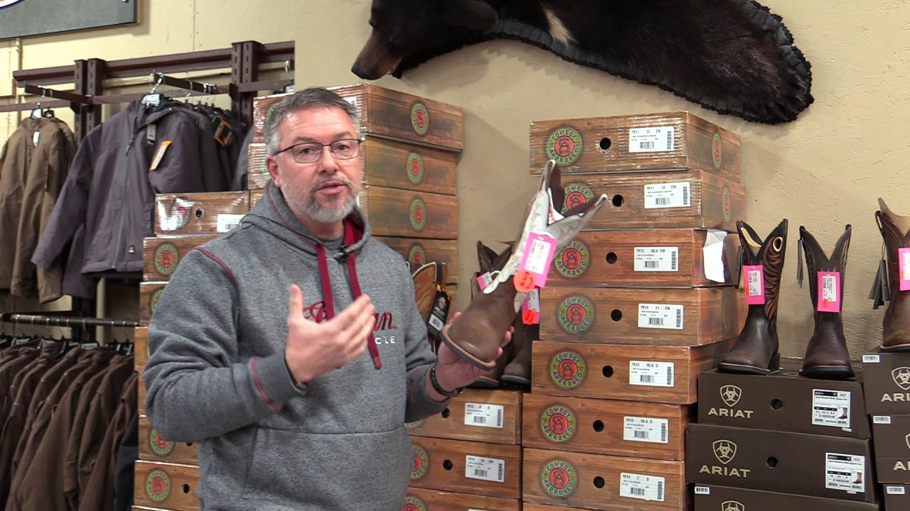 Travas' review of Laredo brand boots - YouTube