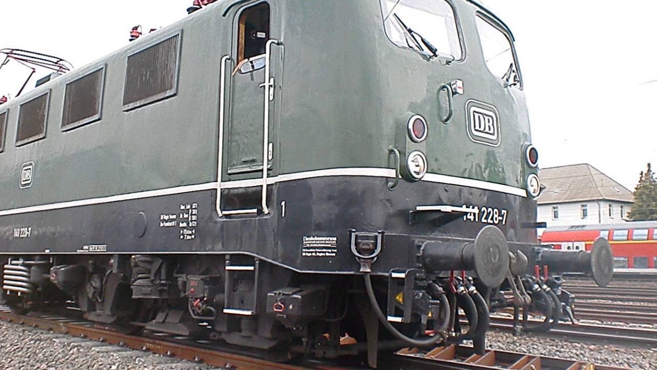 BR 141 DB Einfahrt Lokfest DA-Kranichstein - YouTube