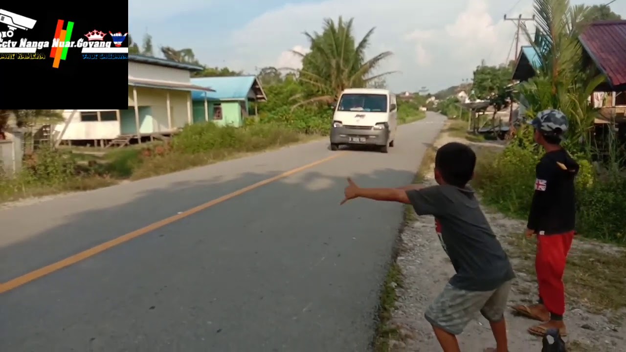 Mobil box JNE oleng Tipis-Tipis - YouTube