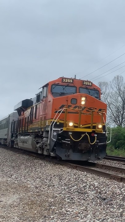 BNSF OCS train in Kirkwood, Missouri! - YouTube