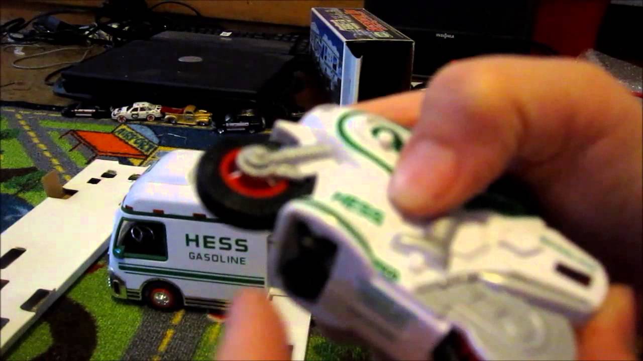 Review and Unboxing of 1998 HESS Recreation Van - YouTube