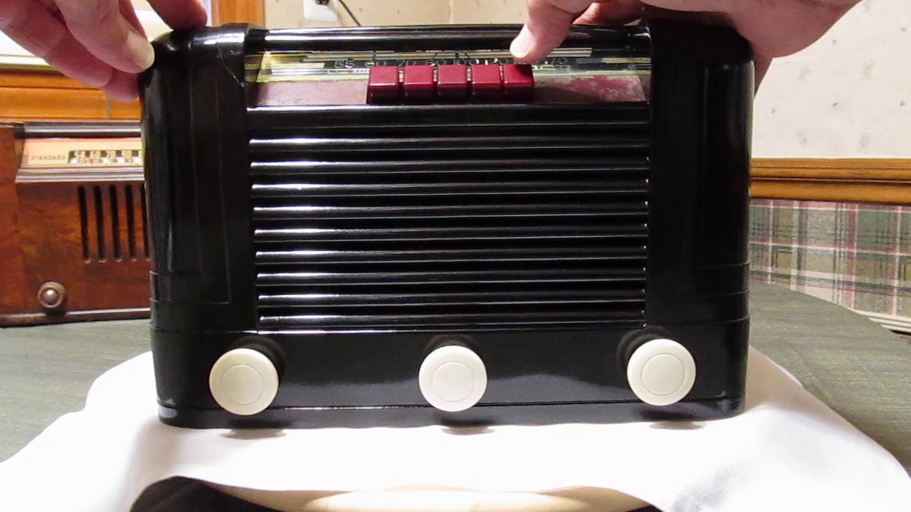 Delco Model R-1236 - 1946 - YouTube