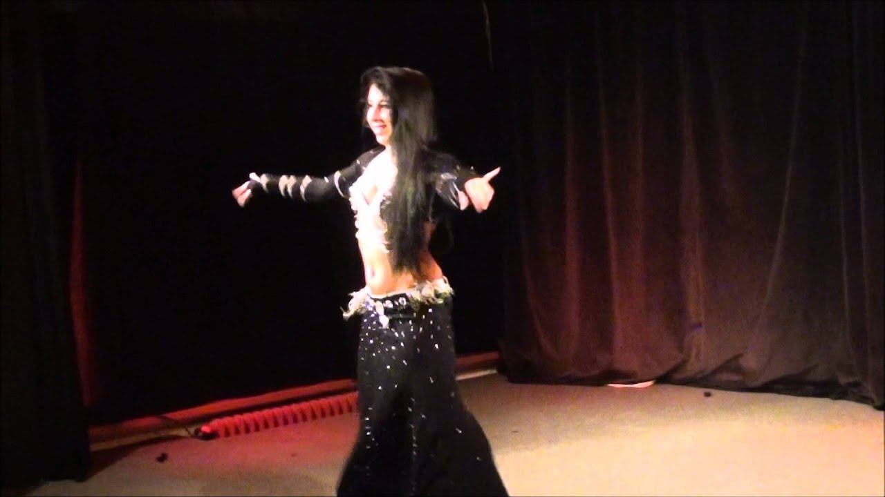 Daila- Modern oriental dance and drum solo رقص شرقى - YouTube