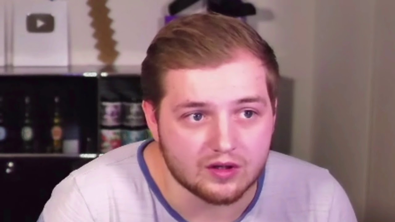 Trymacs und Monte. Magst du Pizza Ananas? (Sugar Crush meme) - YouTube