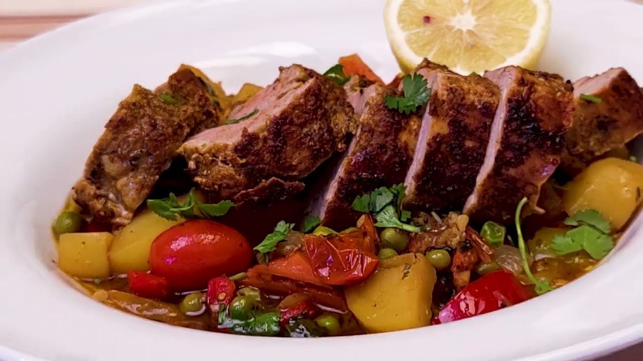This Spice Rub Roasted Pork Tenderloin, and Potatoes is SO Juicy and ...