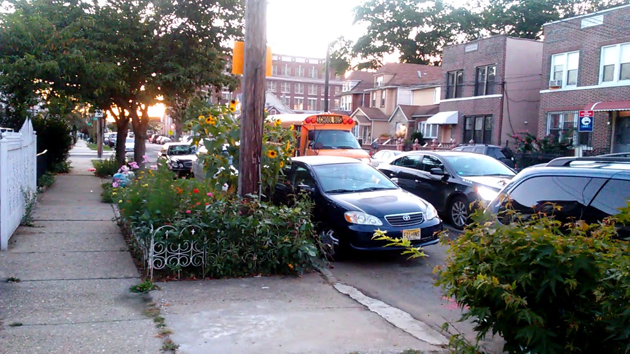 GMC Corbeil School Bus Q353 is on task - YouTube