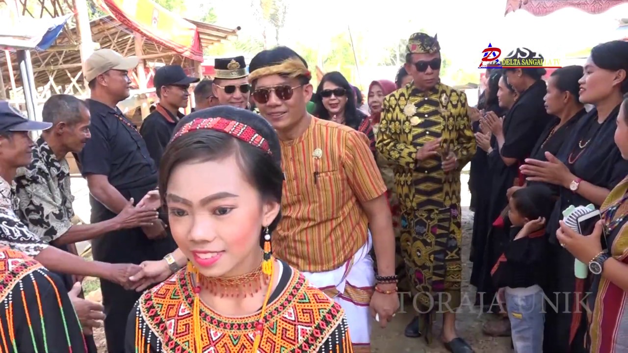 Para Raja dari berbagai Keraton se-Nusantara turut dalam Upacara Adat ...
