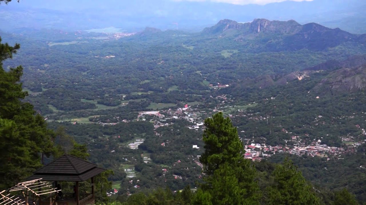 Melihat Keindahan Tana Toraja dari Puncak Pango-Pango, Makale - YouTube