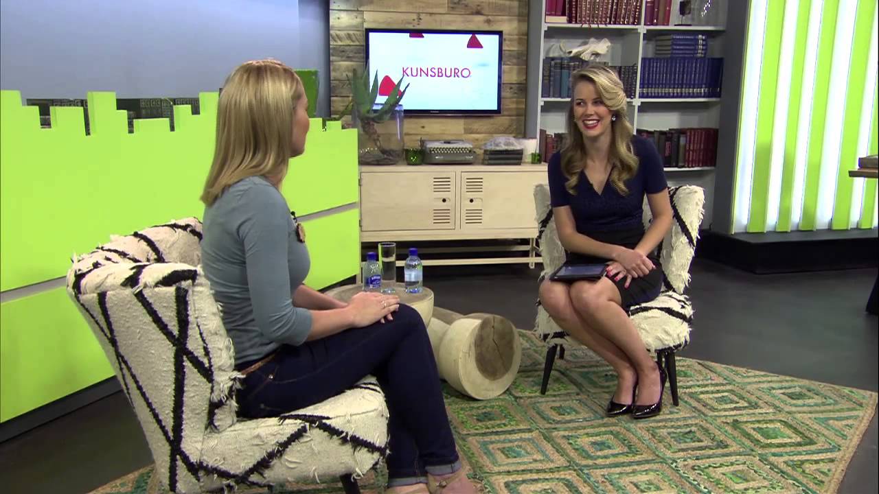 DAGBREEK: Kunsburo – Nadia Beukes - YouTube