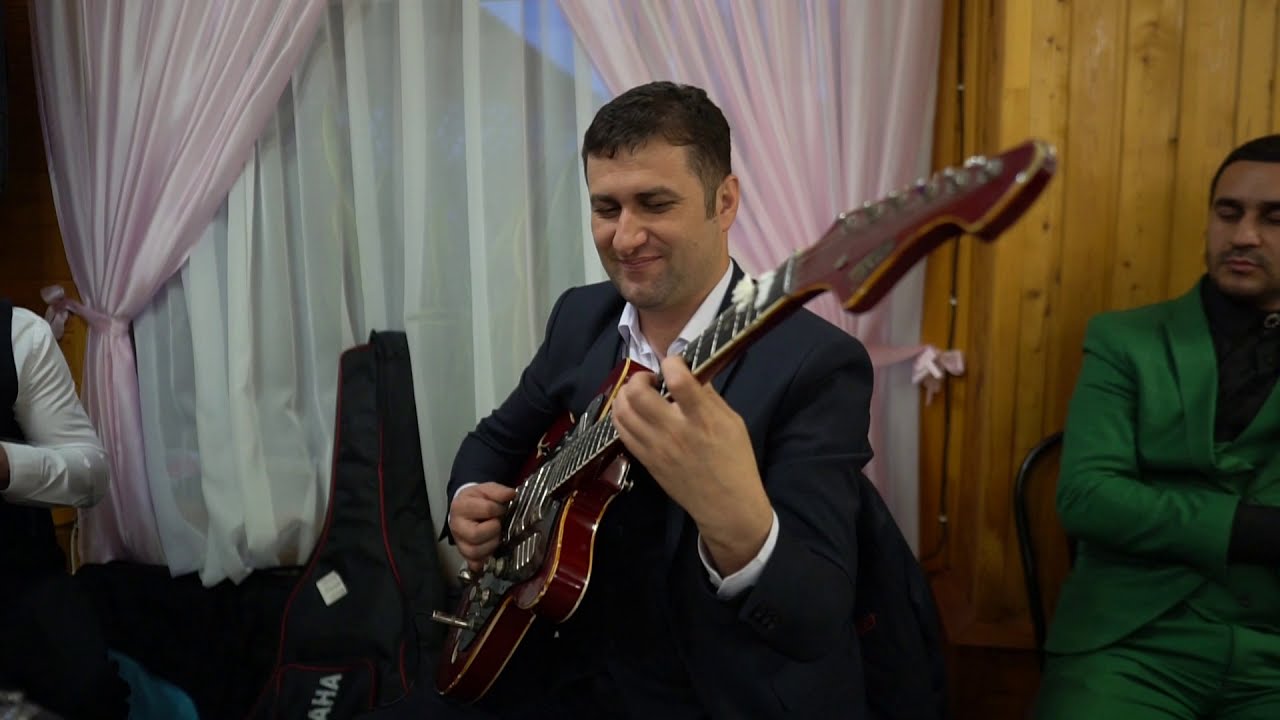 Hicran Musayev - Gitarada popuri - Oruc Beyin Kicik toyu - YouTube