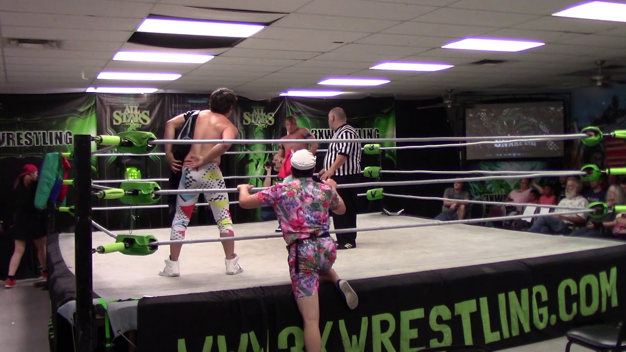 JJ Garrett with Captain Midnight vs Jaysin Strife 3XW Des Moines Iowa ...