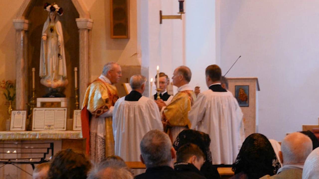 Salve Sancta Parens Gradual and Alleluia - YouTube