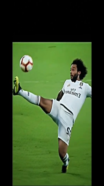 Marcelo's amazing ball control #football #shorts - YouTube