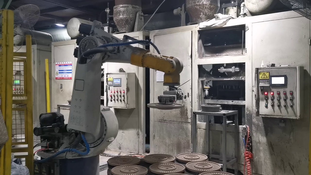 Robots at the brake disc manufacturer's factory. - YouTube