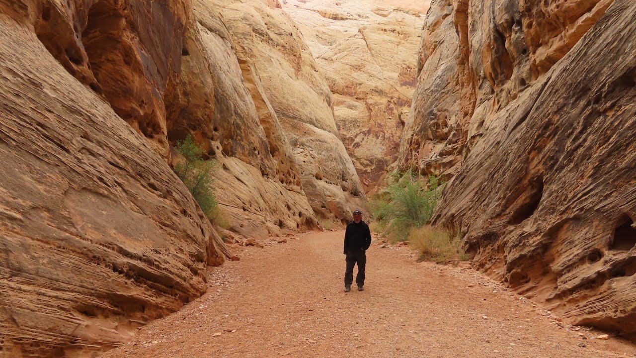 GRAND WASH TRAIL - CAPITOL REEF NATIONAL PARK - UTAH - YouTube