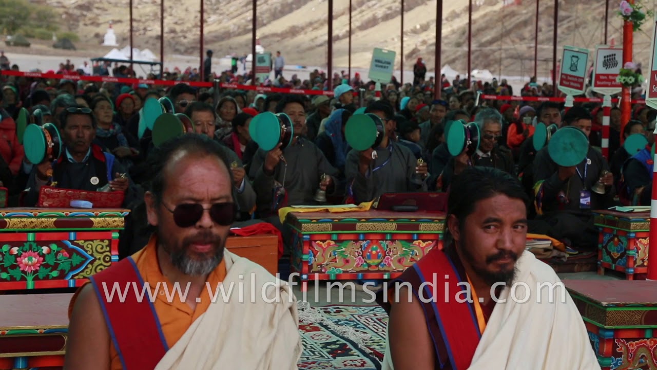 Hundreds of monks sit in the cold desert of Hemis for chanting session ...