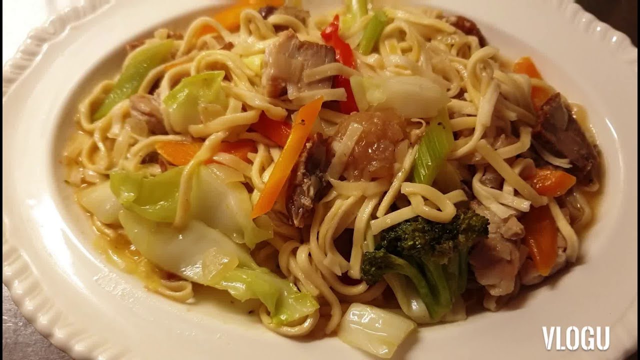 Leftover letchon kawali pansit - YouTube
