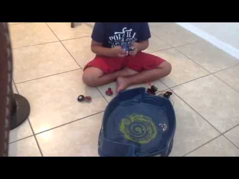 No tip beyblade battle and big beyblade and fat beyblade b - YouTube