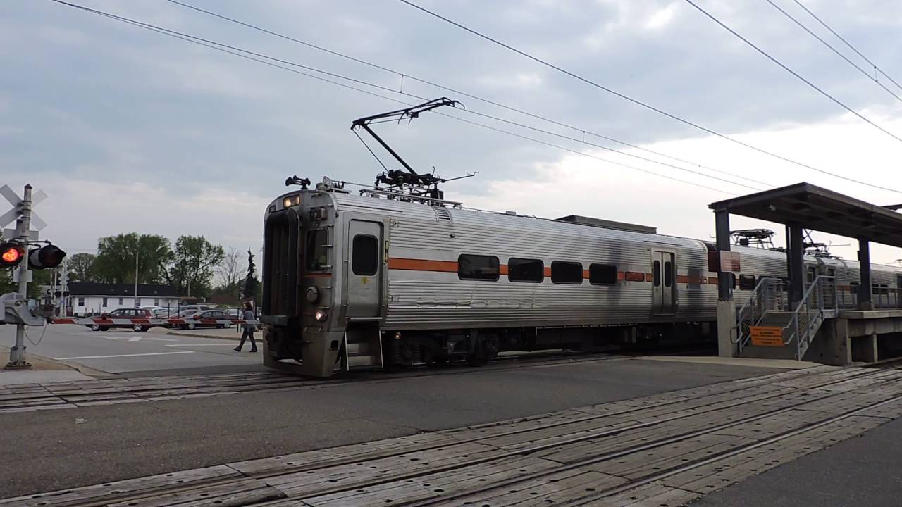 An Outbound South Shore Line NICTD Rush Hour Train Departs Hammond IN ...