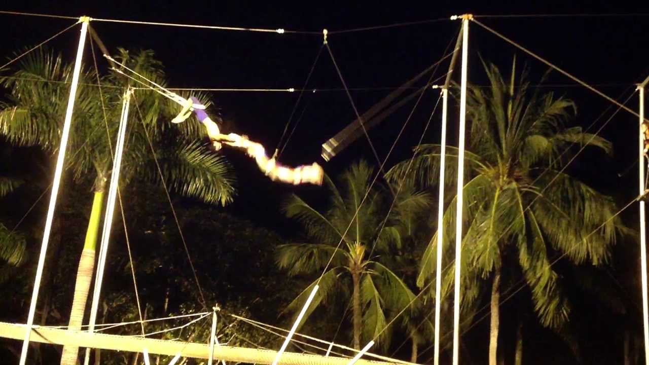Club Med Bali Trapeze - Planche Catch - 2013 - YouTube