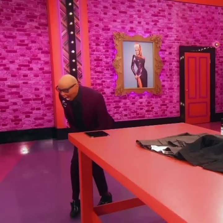 egghead laughing like there’s no tommorow - YouTube