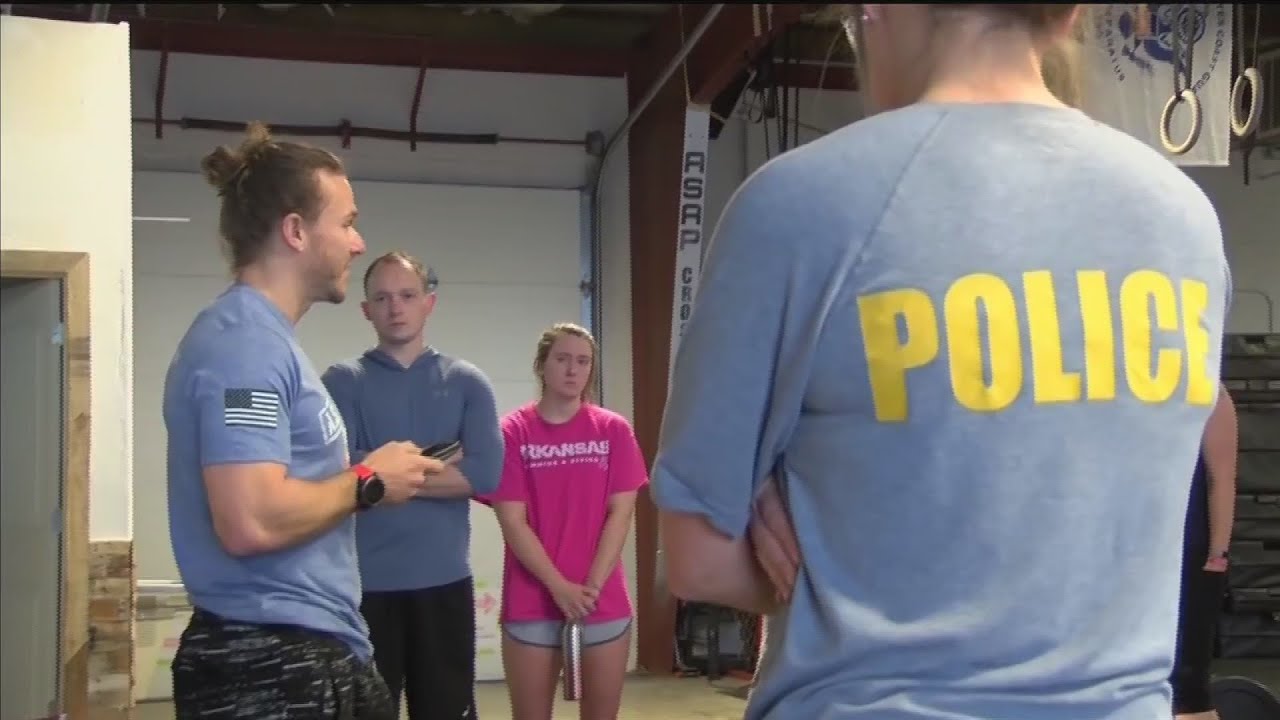 CrossFit gym honors fallen officer with workout KFTA - YouTube